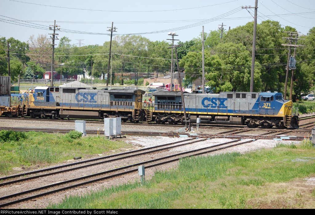 CSX 371 & 7598